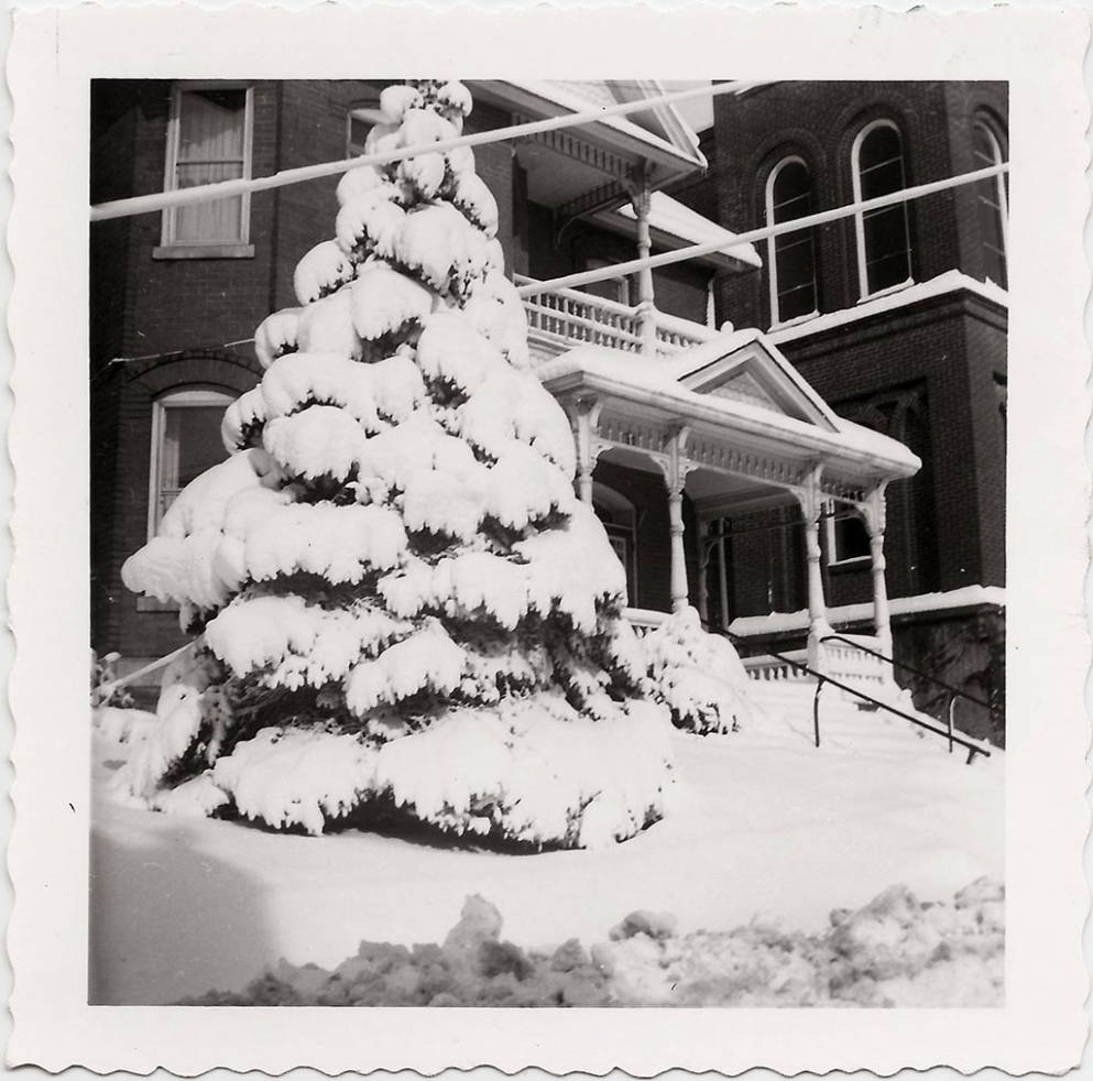 March 15th 1959: The Photography of Irene Gillette – Illinois Highlights