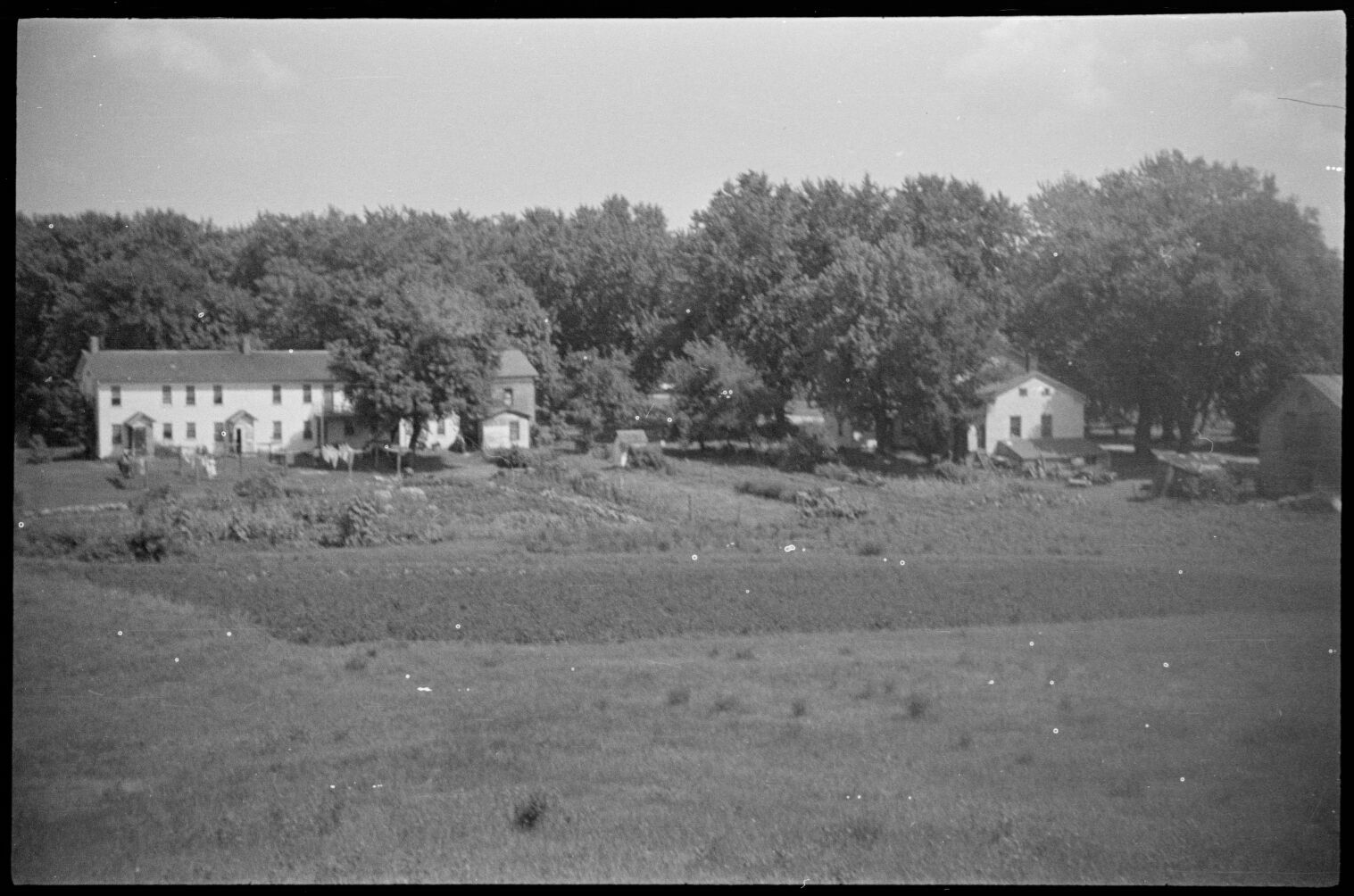 Constructing Utopias: Examining Communitarianism Efforts in America ...