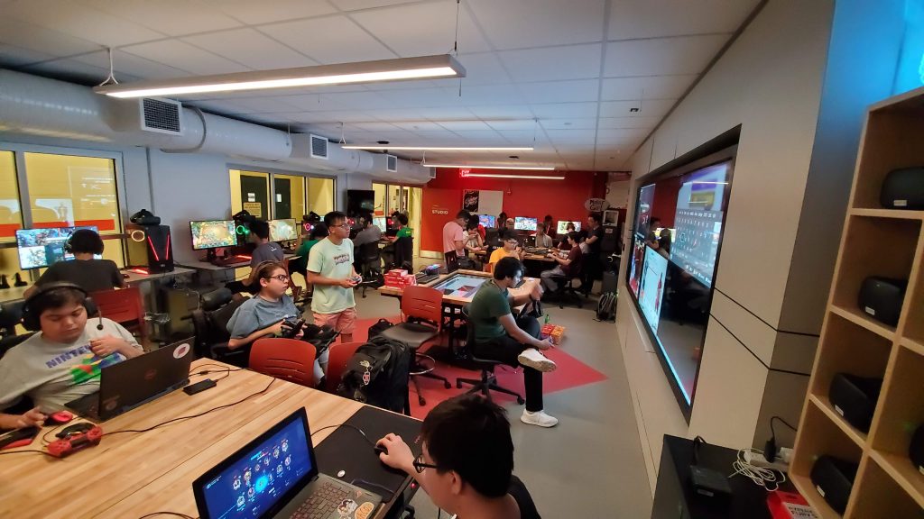 CITL Innovation Spaces » Illini Esports & The Innovation Studio